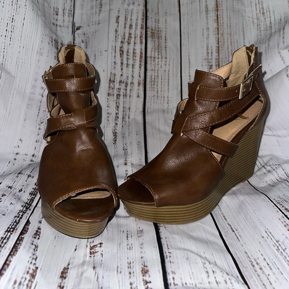 Report | Shoes | Report Brown Wedge Heels | Poshmark